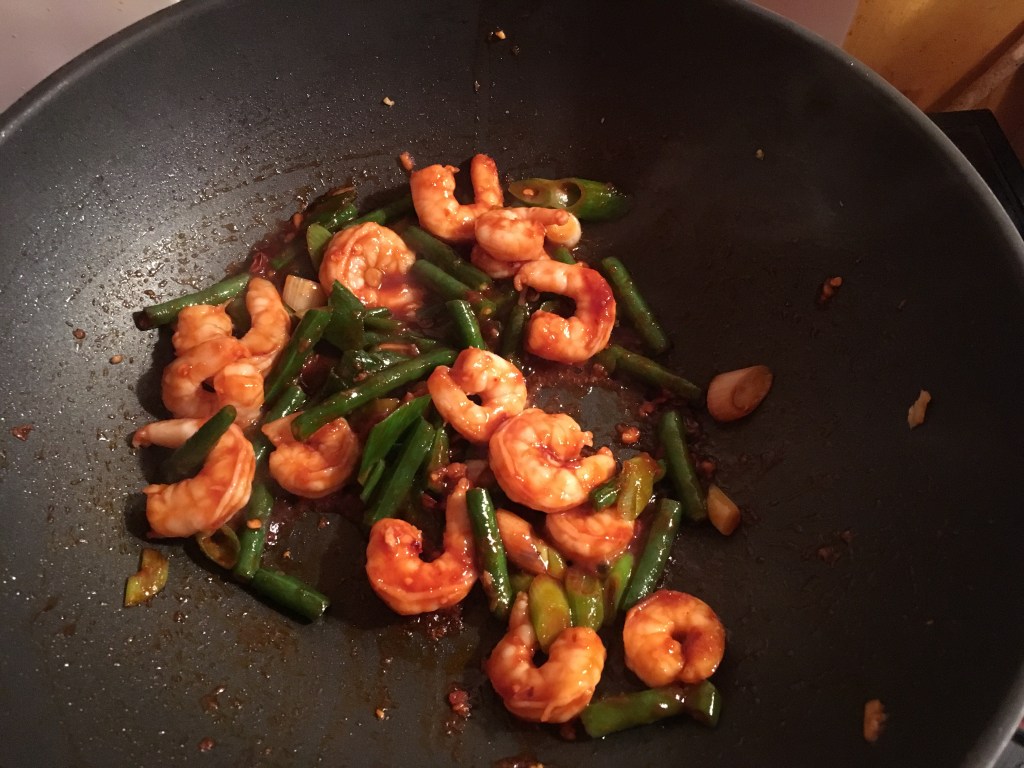Garlic chilli prawns with green beans – cookingwithjules.com